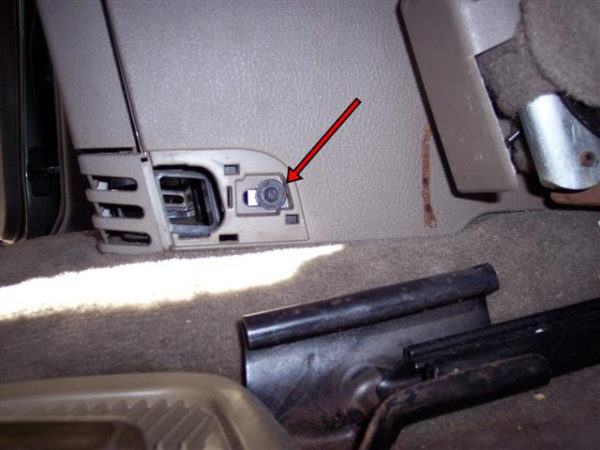 Remove / Install 2002-2005 Ford Explorer Center Console - The Ranger ...