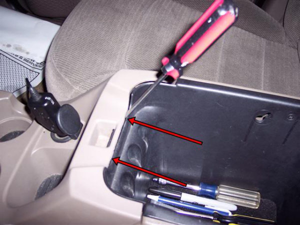 Remove / Install 2002-2005 Ford Explorer Center Console - The Ranger ...