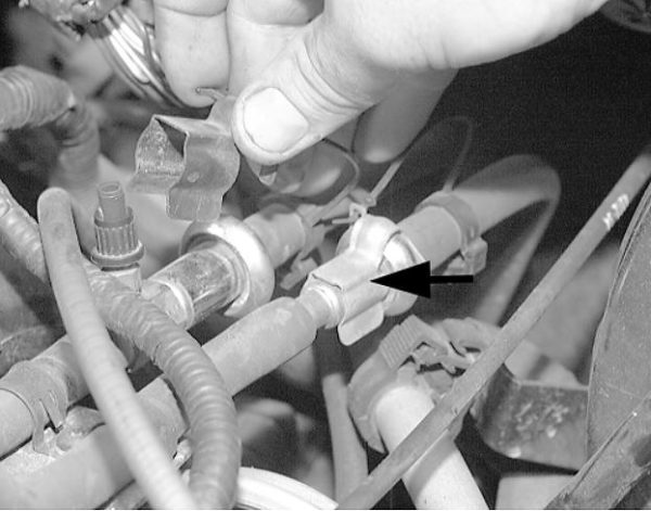 Disconnecting Ford Fuel Lines - The Ranger Station